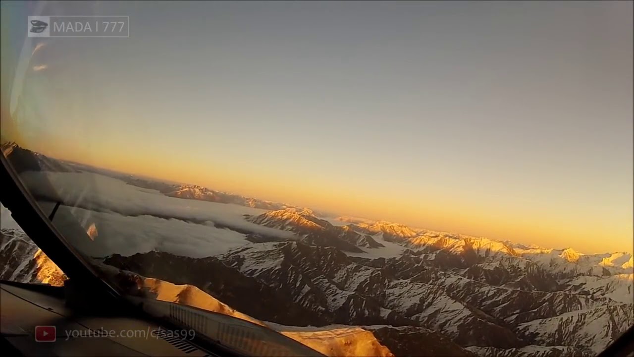 What The Pilot Sees During Landing!!!!AMAZING VIEW - YouTube