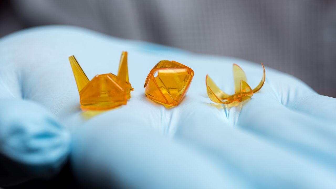 Self-folding origami could lead to better robots - YouTube