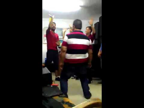 Efsane orkestra kendi kendine egleniyor