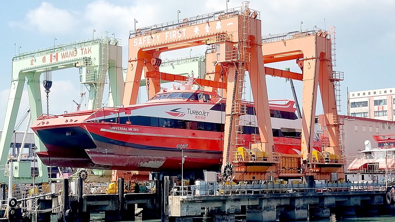 [Austal 48]「宇航2011 UNIVERSAL MK 2011」上排@昂船洲船廠 Dry dock in Stonecutters ...