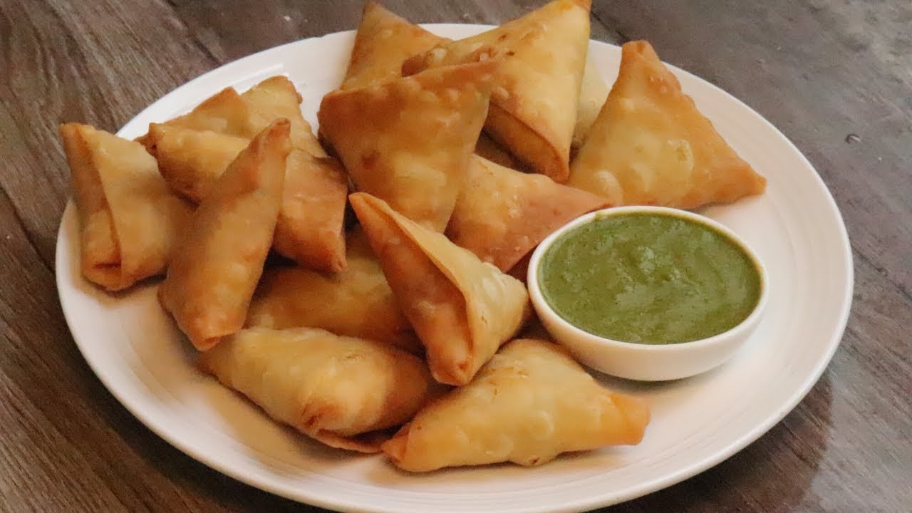 समोसा बनाये घर के कम सामग्री से खस्ता शिक्रेट चटनी के साथ | Samosa ...