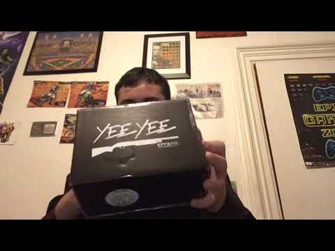 Opening a yee yee mystery box - YouTube