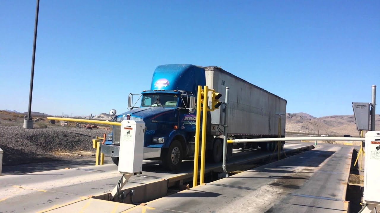 Nite owl in action at Apex landfill - YouTube