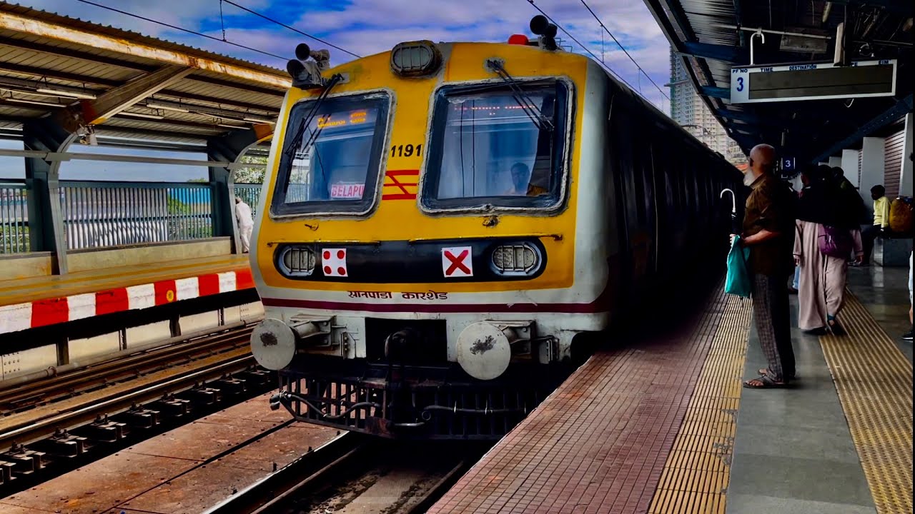 Sandhurst Road Railways Station Mumbai ll Mumbai Local Train Arrival ...