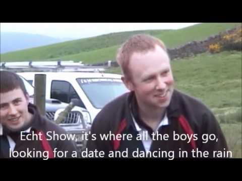 Echt Show Song - YouTube