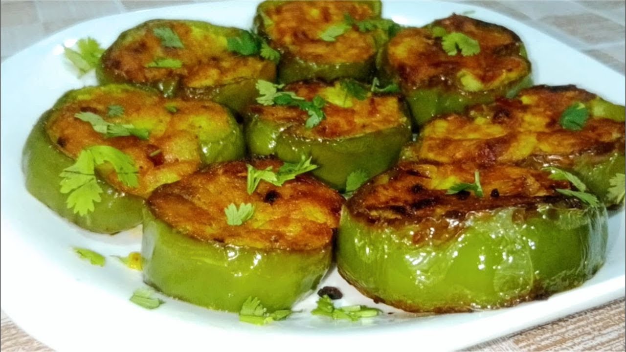 Aloo Shimla Mirch Recipe | Tawa Shimla Mirch | Pakistani Foods Learn ...