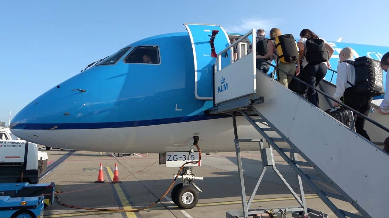 VERY Bumpy Landing | Full Flight Onboard a KLM Cityhopper EMB-190 From ...