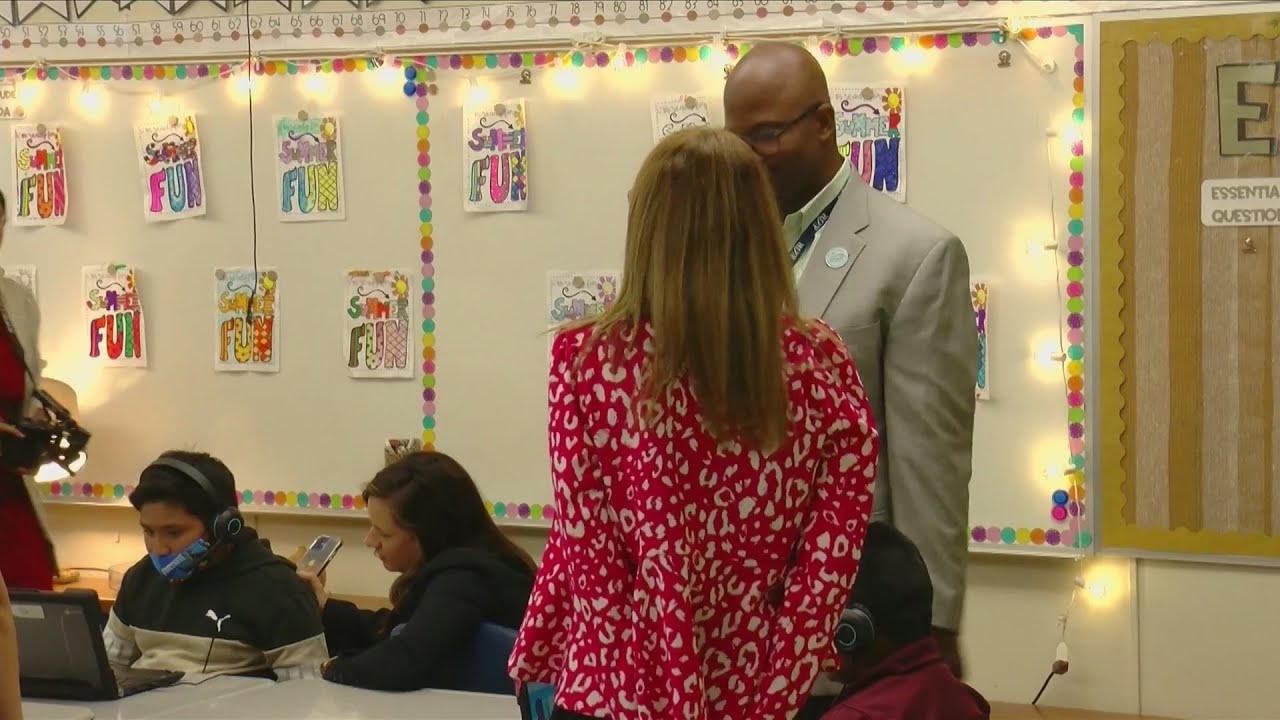 Baton Rouge school using new AI to help kids learn to read - YouTube