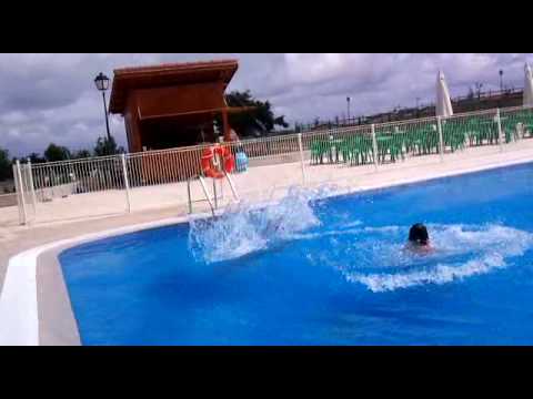 saltos en piscina 1.MP4 - YouTube