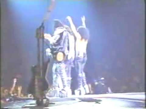 Kiss Backstage During Beth June 2000 - YouTube