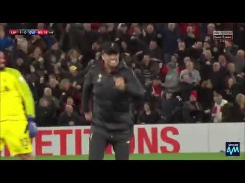 JURGEN KLOPP RUN INTO THE PITCH 😱 - YouTube