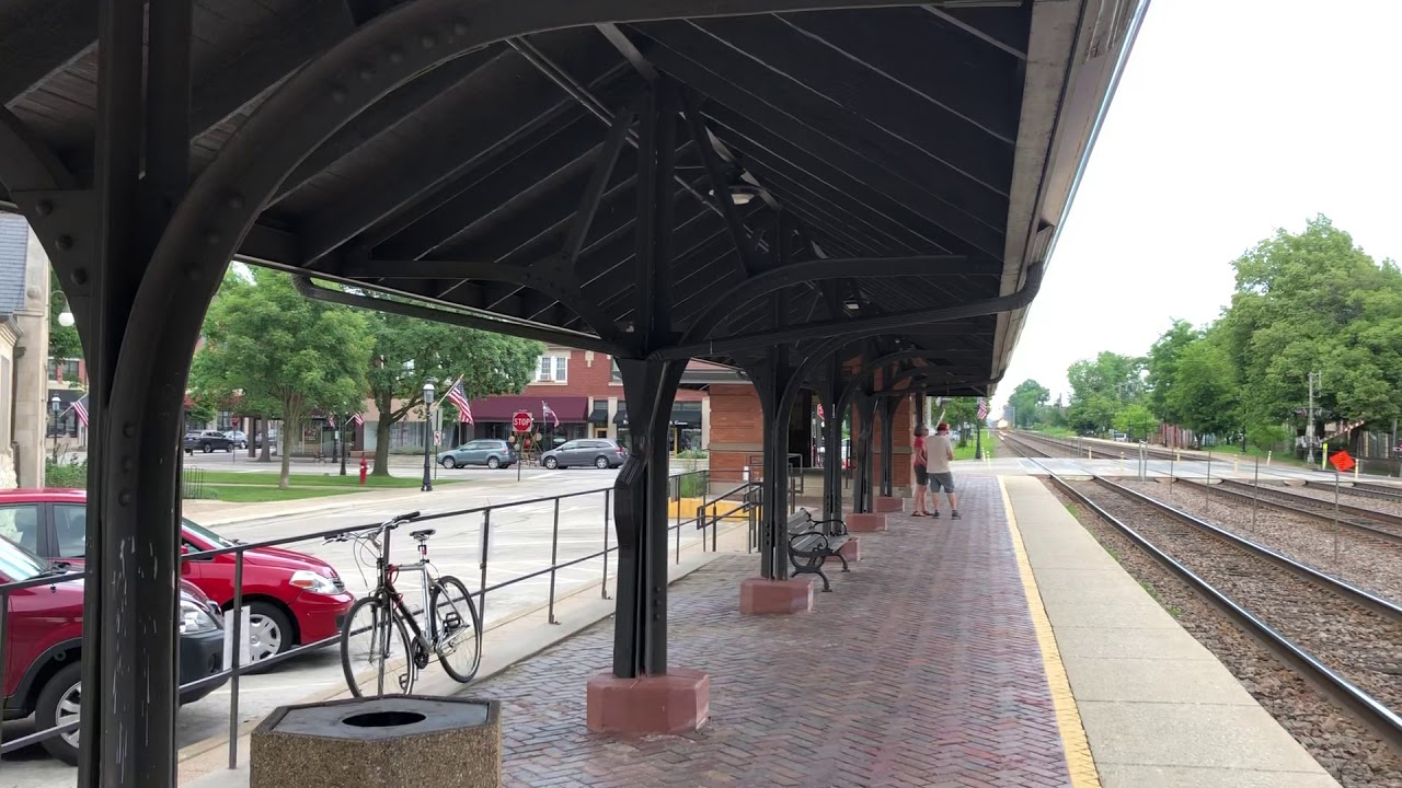 Outbound Metra 213 Express Passing Riverside IL - YouTube