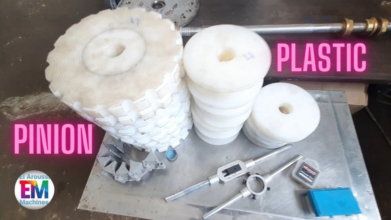How to make pinion plastic gears in turning machine (Morocco) - YouTube