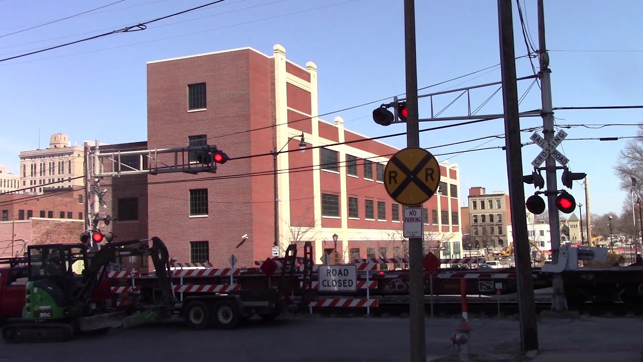 Jackson St. Grade Crossing #1 Springfield, IL 3/14/18 - YouTube