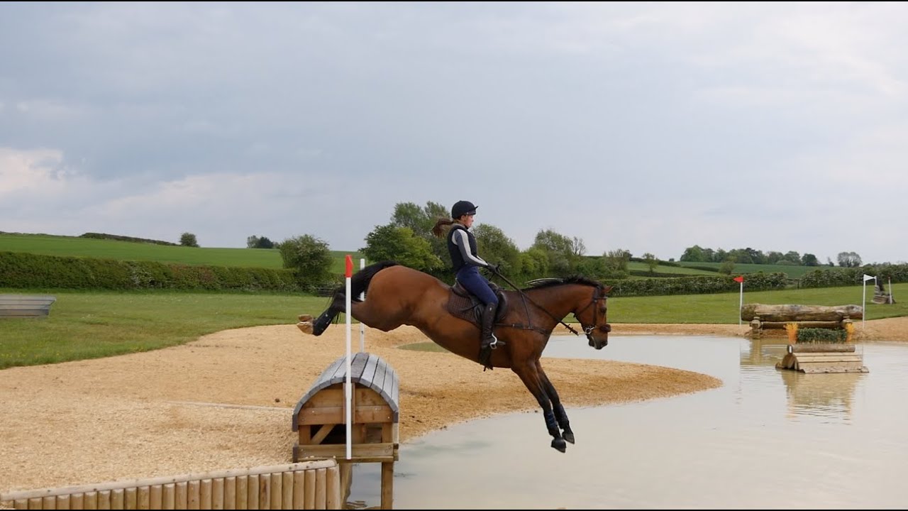 XC schooling 2023 || Fast Forward Eventing || - YouTube