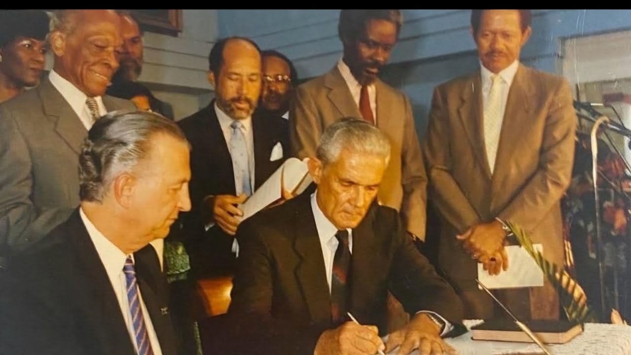 LISTEN AS PNP'S MANLEY LAUGHS AS HE WRECKS THE JAMAICAN ECONOMY - YouTube