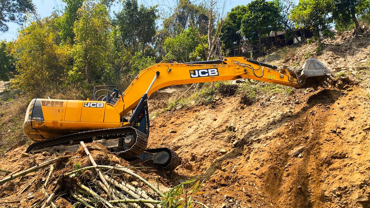 Digging a Foundation with an Excavator | Excavator Working Video ...