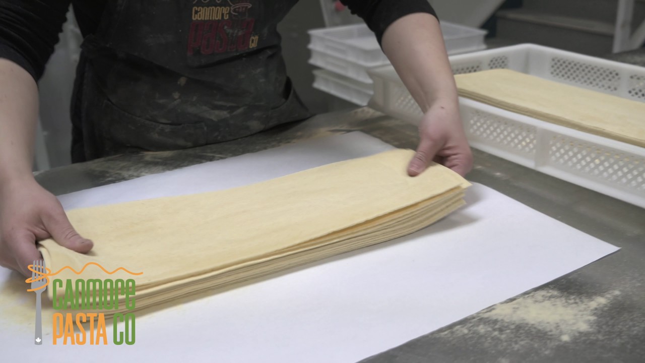 Making Pasta sheets - YouTube