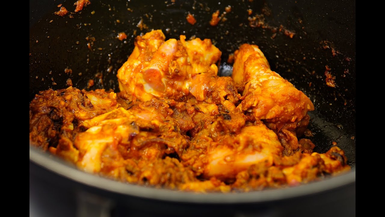 How to make a Creamy tasty Chicken Curry - YouTube