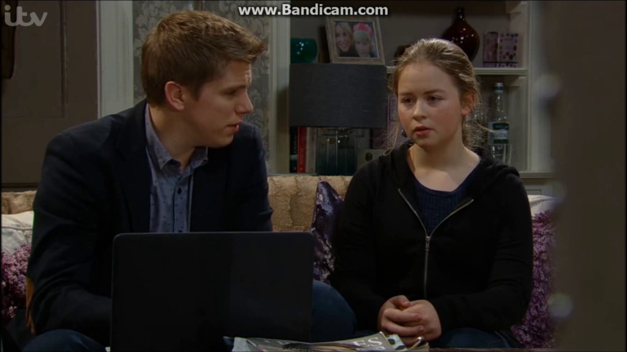Rob and Liv Finally hug- (23/02/17) - YouTube