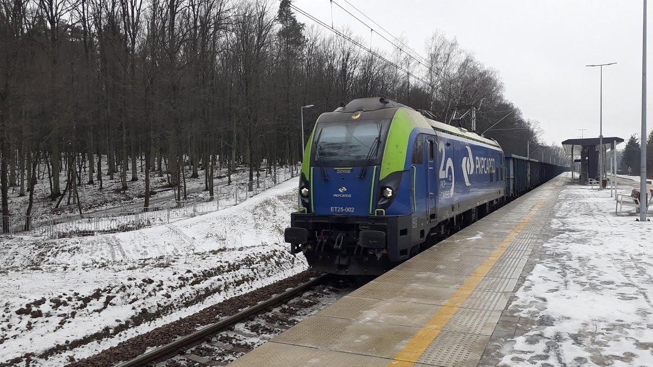 ET25-002 ze składem węglarek, mija p.o. Lublin Zachodni 26.01.2022 - YouTube