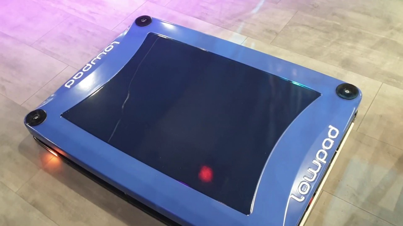 The Lowpad op de Logistica: een unieke high-tech AGV - YouTube
