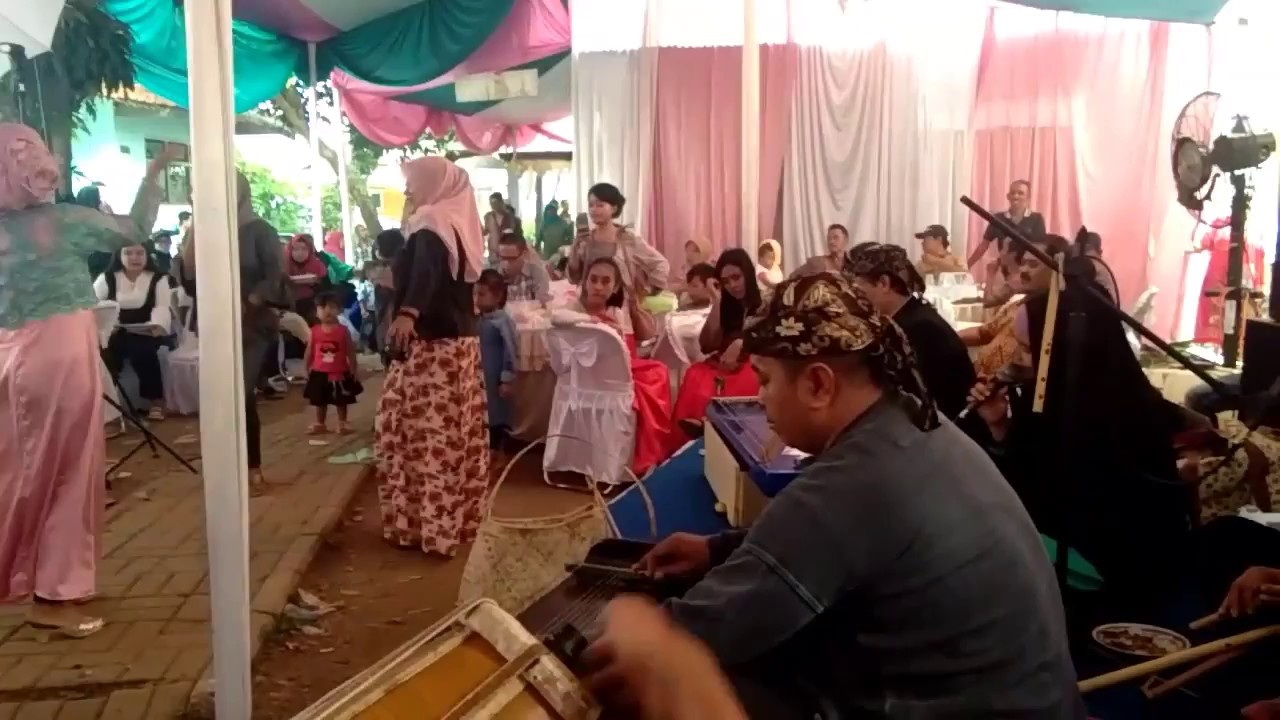 Kacapi suling lagu pop sunda - YouTube