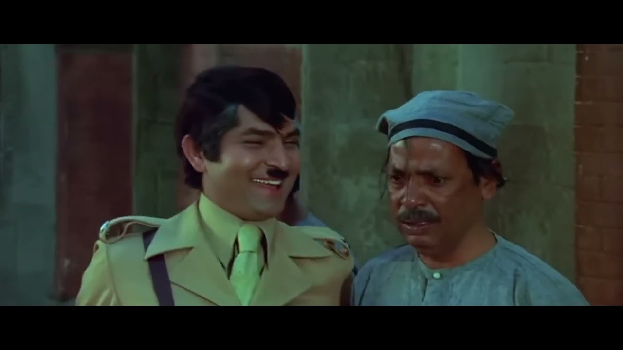 Best Comedy Scene | Sholay film | Hamare Jail Mein Surang - YouTube