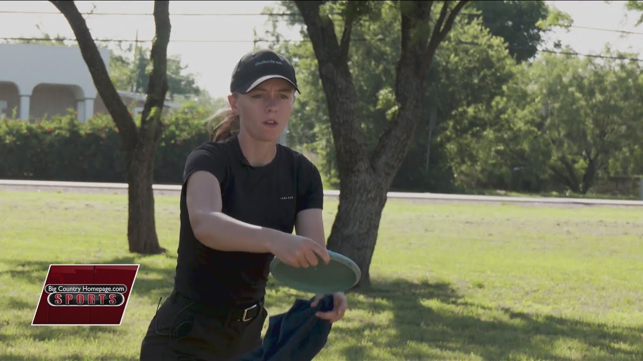 Emily Weatherman is having a great rookie season in disc golf - YouTube