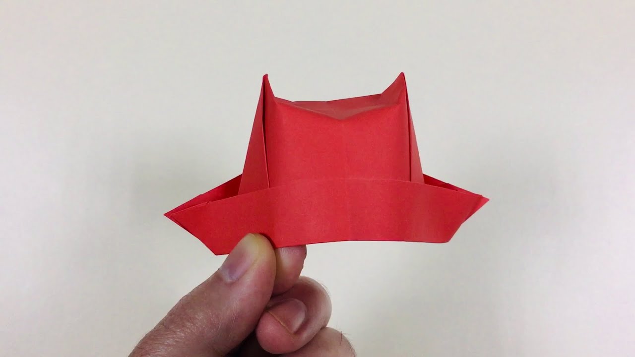 Papierhut falten - einfache Faltanleitung für einen Hut aus Papier ...