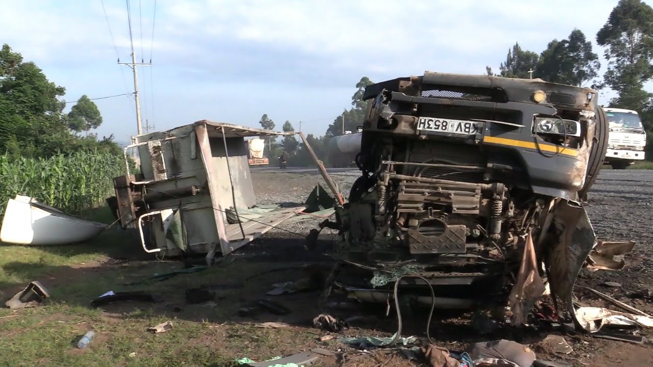 ROAD ACCIDENT :- FIVE STUDENTS AND A DRIVER DEAD ON THE SPOT IN BUSIA ...