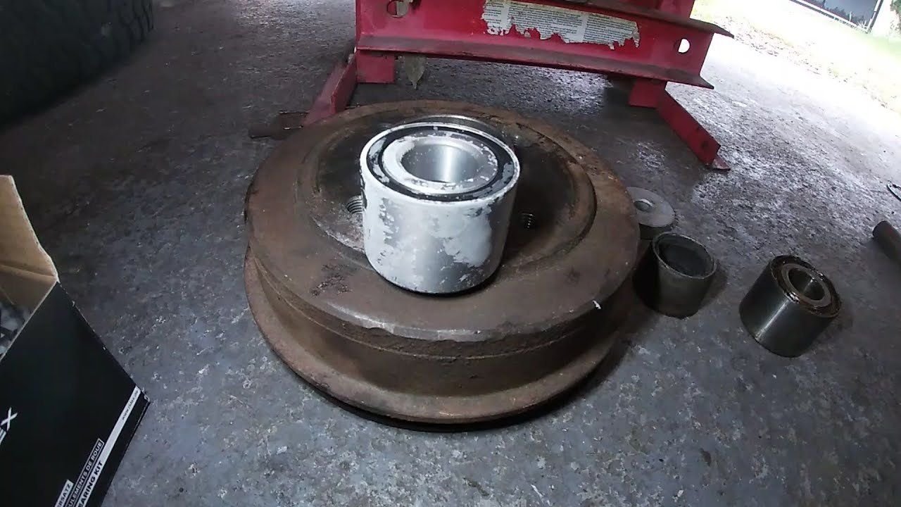 changer roulements arrières freins à tambours avec et sans presse - YouTube
