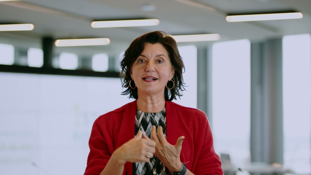 Regina Mehler über 1ST ROW - YouTube