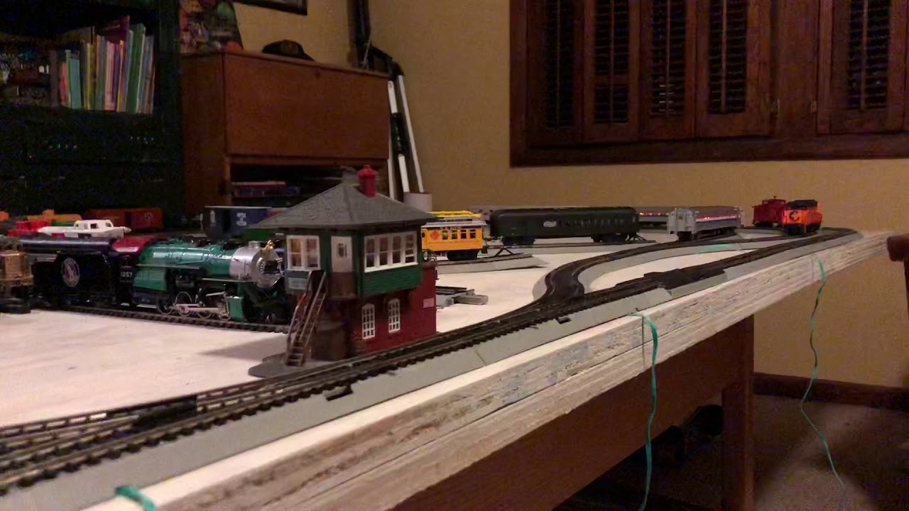 HO Erie Lackawanna FA1 7344 Leads Ravenna Central Freight - YouTube