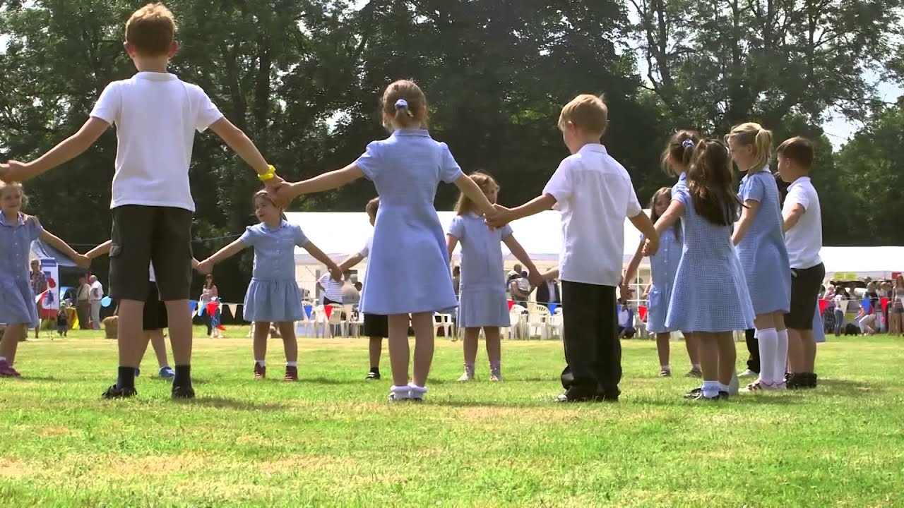 Warlingham Village Fair 2014 Country Dance by WVS Year 1. - YouTube