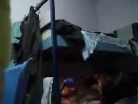 korkutmaya çalışırken güldürmek