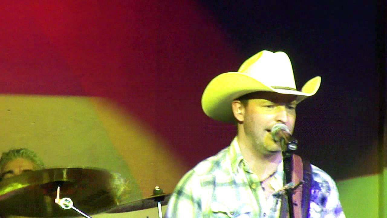 Chad Freeman and Redline - Eight Second Ride - Toby Keith's Mesa - YouTube