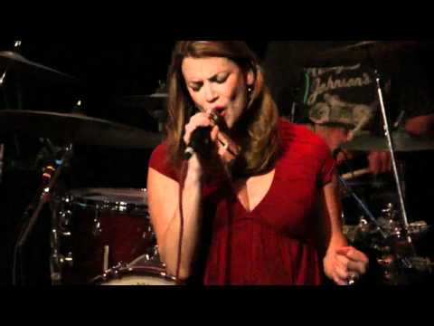 Fabulous Armadillos with Lisa Wenger - YouTube