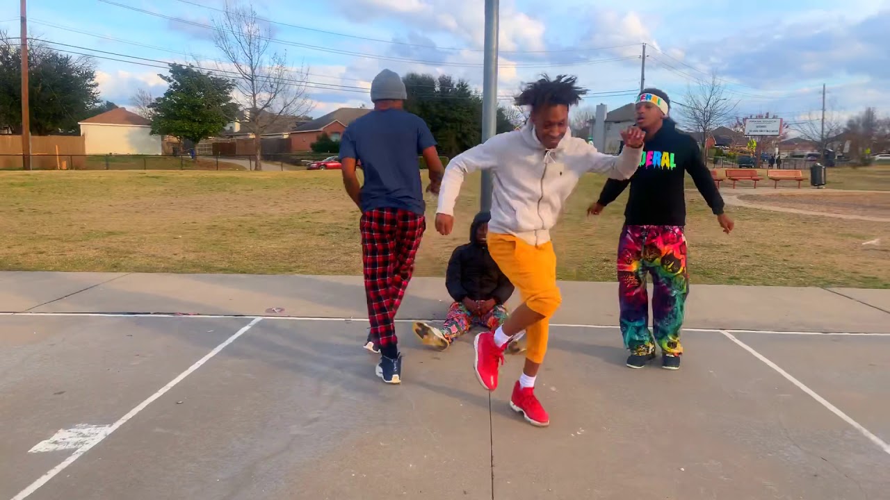 Roddy Ricch - Peta (feat. Meek Mill) (Official Dance Video) - YouTube