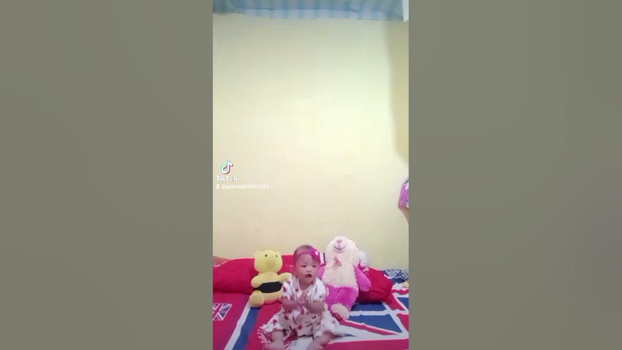 Gita Rouli Boru Limbong bayi usia 9 bln - YouTube