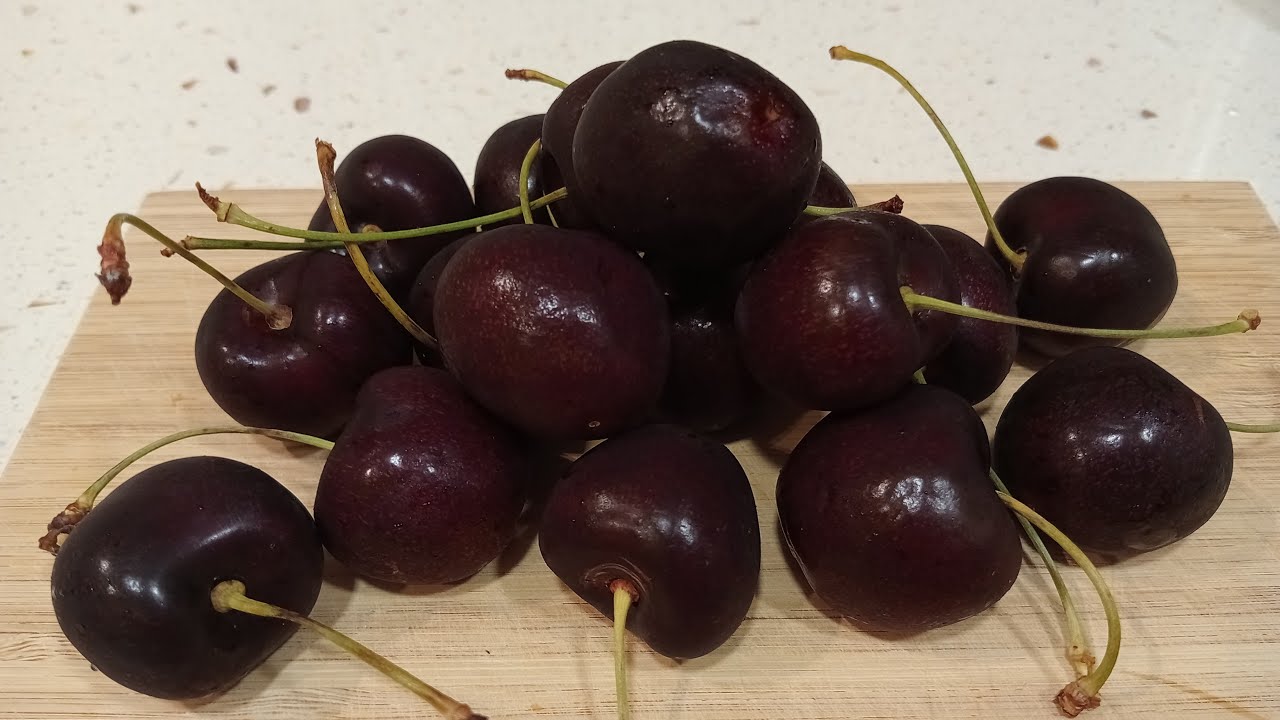 Cutting cherries 🍒🍒#cuttingskills#satisfying#fruit#cutting - YouTube
