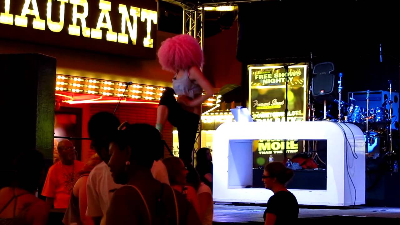 DJ Lady GoGo -- Fremont Street Experience #4 - YouTube