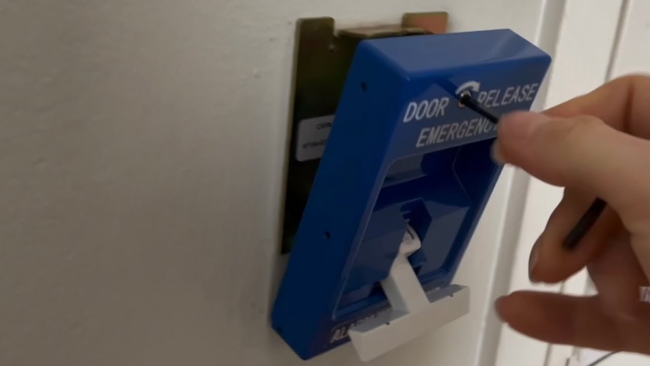 Test of my small fire alarm system. [Test 5] Breaking glass rod ...