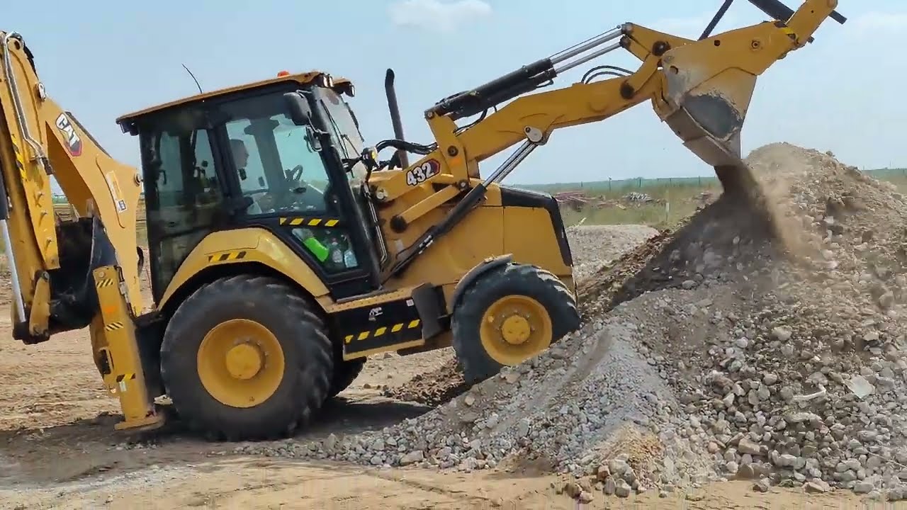 The Power Beast CAT 432 New 2022 - YouTube