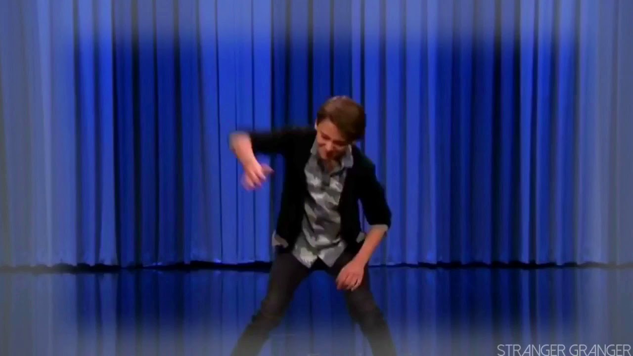 Stranger Things Kids Dance Battle || Temperature - YouTube