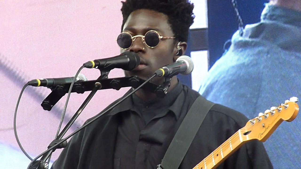 Moses Sumney - Plastic (MONA FOMA, Hobart TAS 20.01.17) - YouTube