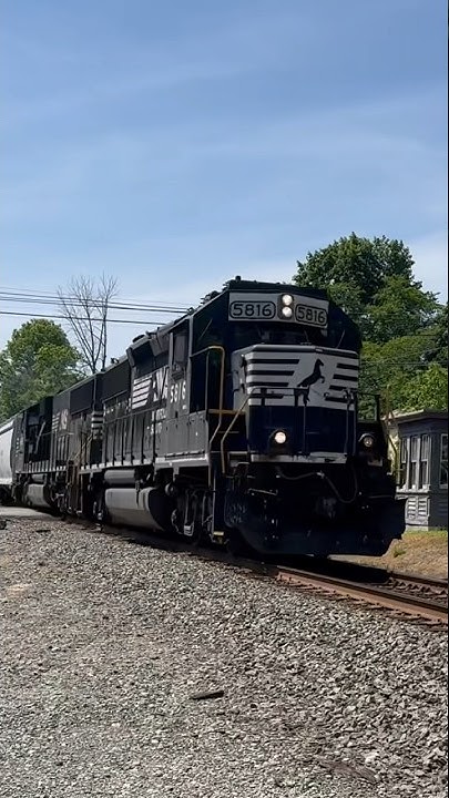 NS 5816 GP38-3 leads NS H76 through Three Bridges NJ with a friendly crew! 5/27/2023 #train # ...