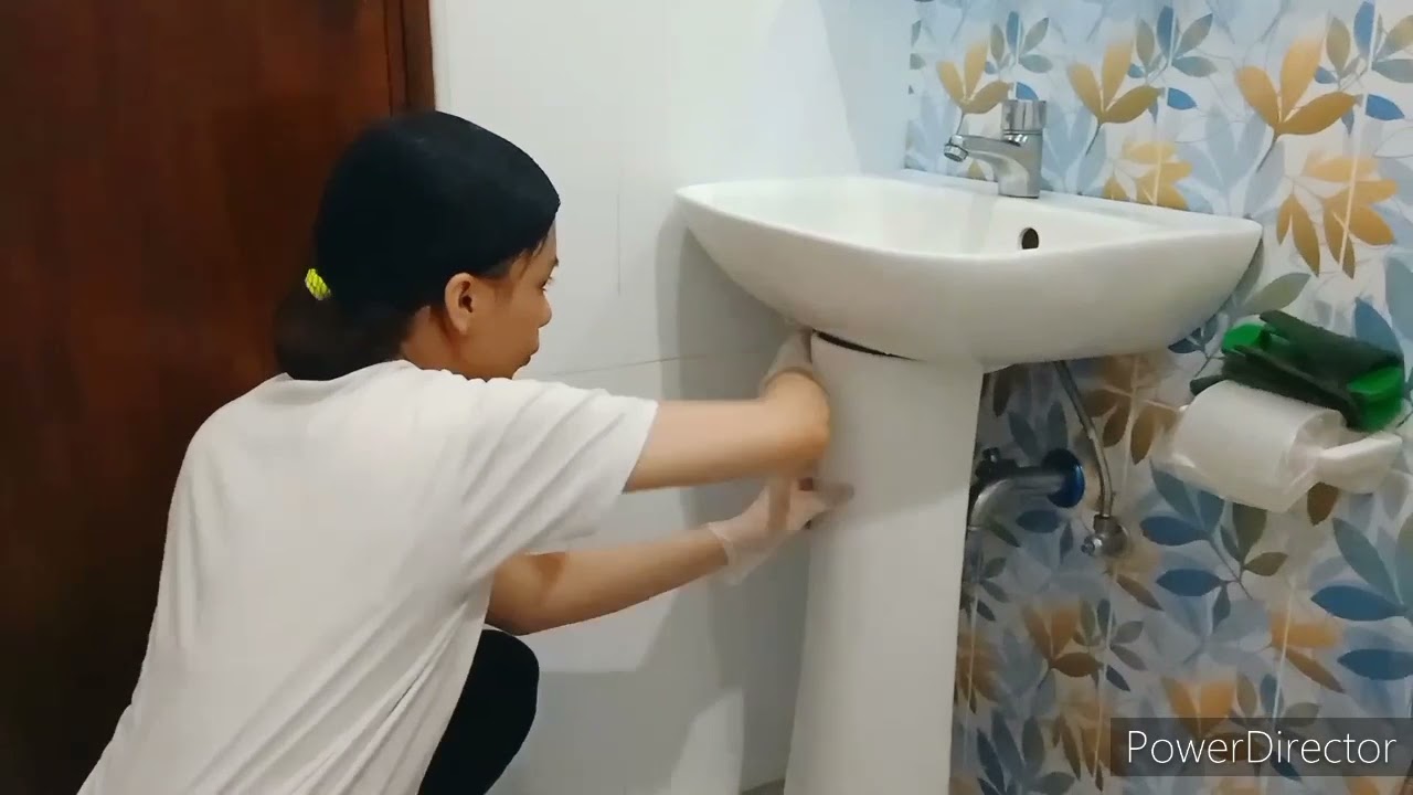 GUEST ROOM AND COMFORT ROOM CLEANING PROCEDURE - YouTube