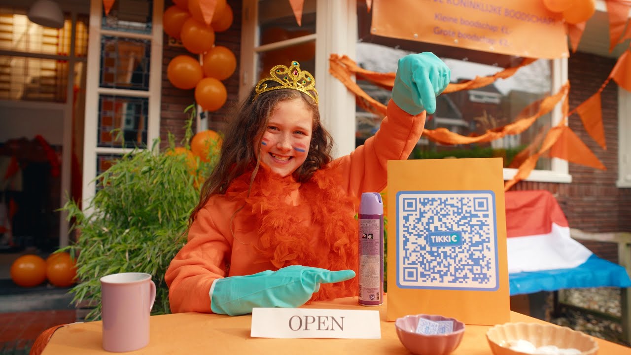 Snel cashen met de Tikkie QR-code op Koningsdag! - YouTube