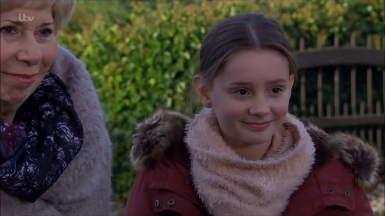 Emmerdale - Sarah Sugden - 27th January 2017 - YouTube